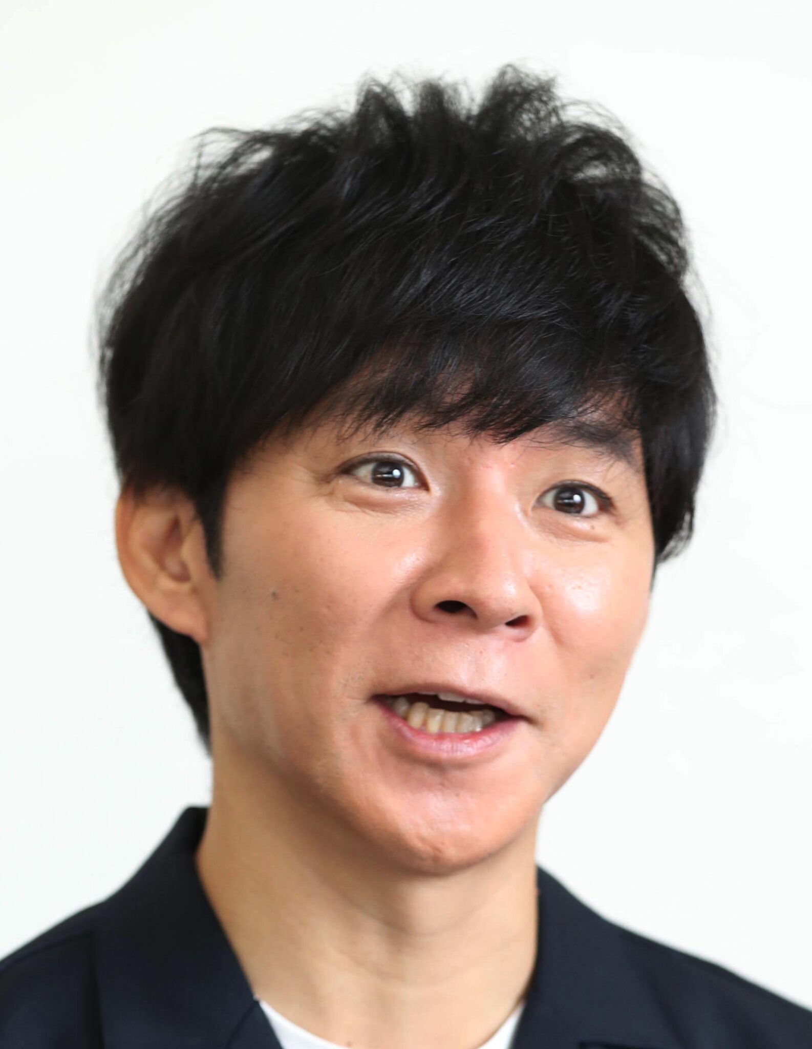 アンジャ・渡部建がお勧めする新宿西口の町中華「岐阜屋」とは? 「朝から飲める中華居酒屋」 – emogram[エモグラム]