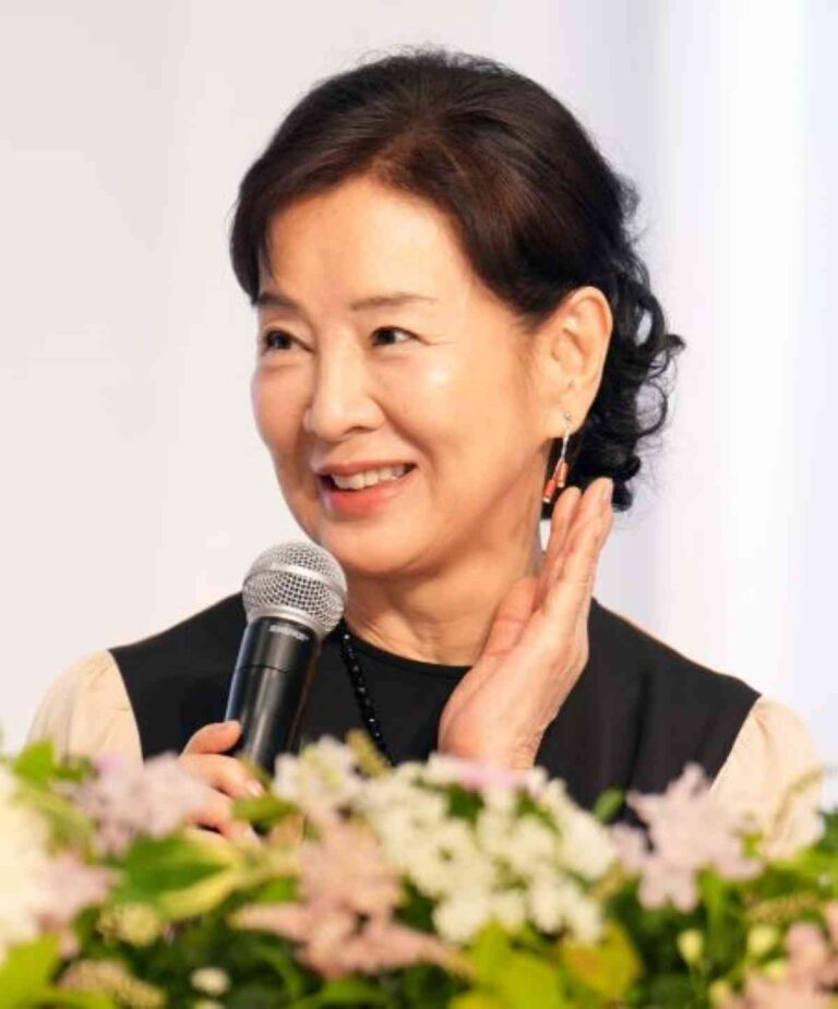 吉永小百合、80歳で人生初ピアス SNS「いくつでも挑戦される姿はすてき」「すごくかわいい」 – emogram[エモグラム]