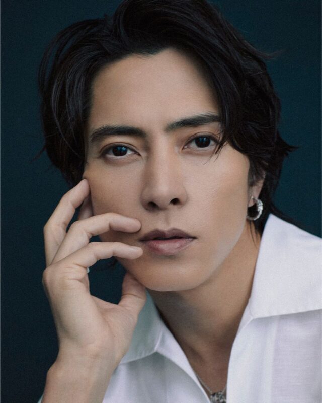 山P広告塔の新ヘアケア「Straine」が爆誕!!諦めていたうねり髪もまさかの「シルクストレート」に! – emogram[エモグラム]