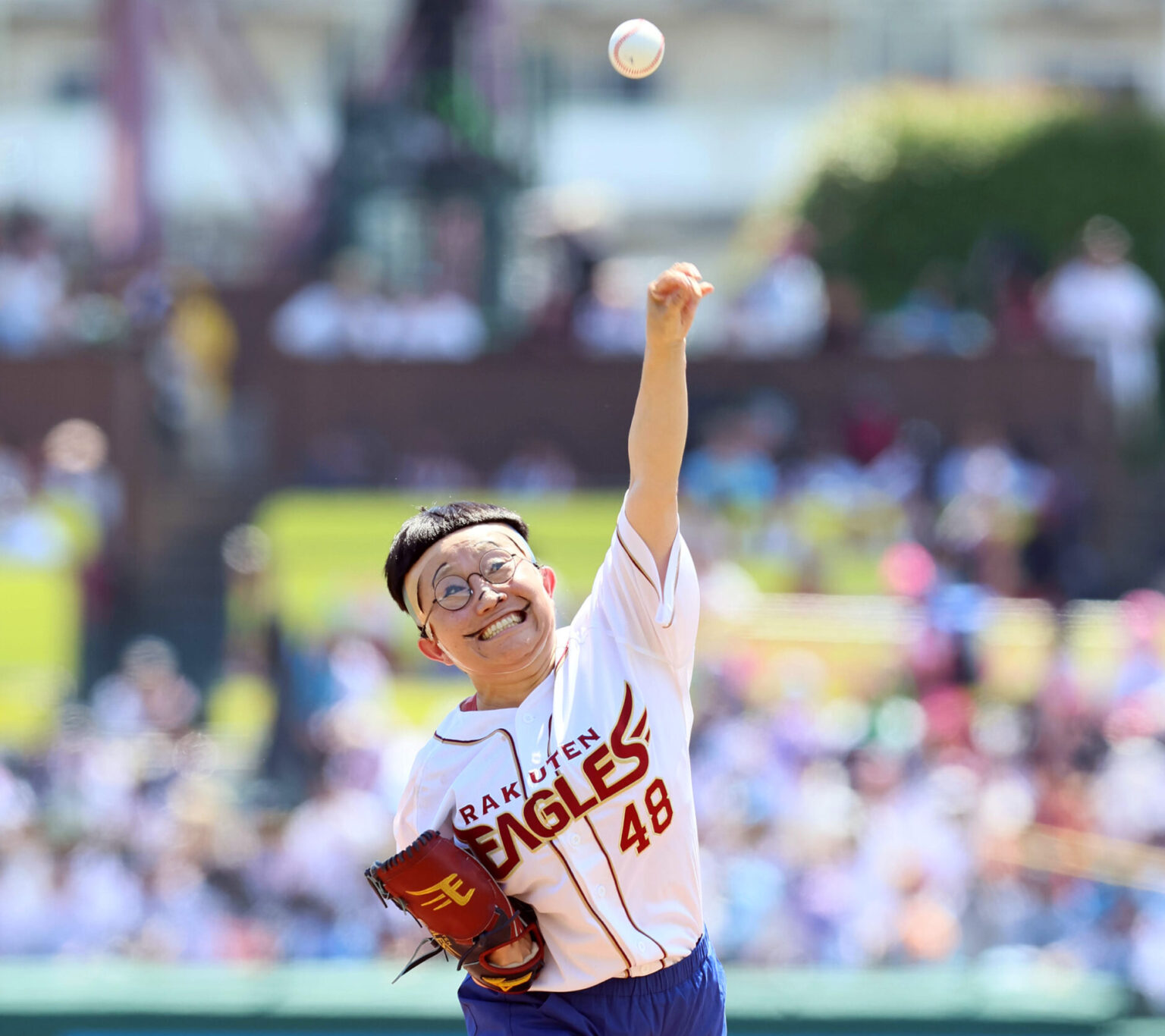 キンタロー。が中島くんで登板!? 「トルネード投法」披露に球場・SNSも爆笑「飛び抜けててスゴい!」 – emogram[エモグラム]