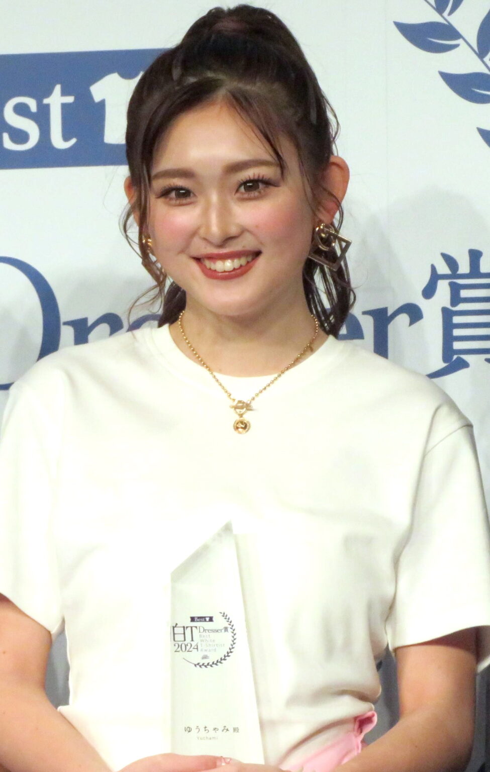 ゆうちゃみの激変ショットにSNS絶賛の嵐「バチバチにかわいい」 – emogram[エモグラム]