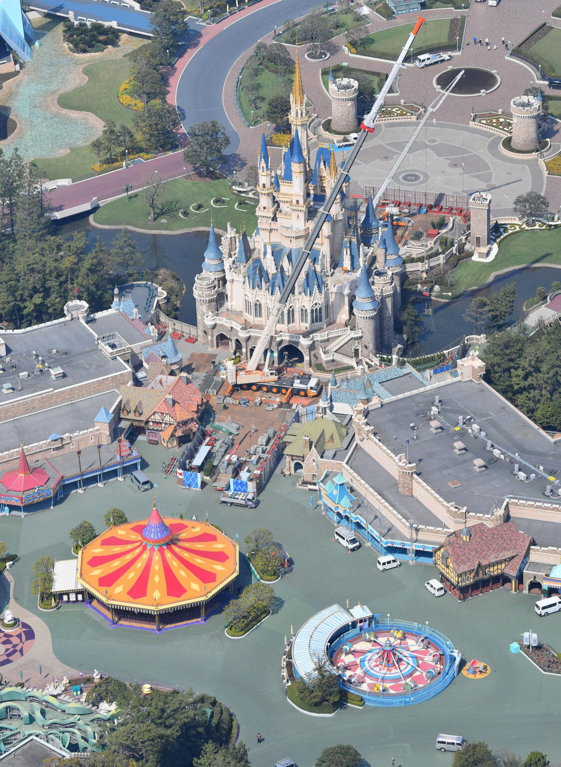 TDS限定「ギョウザドッグ」がランドでも発売 SNSは賛否両論 – emogram[エモグラム]