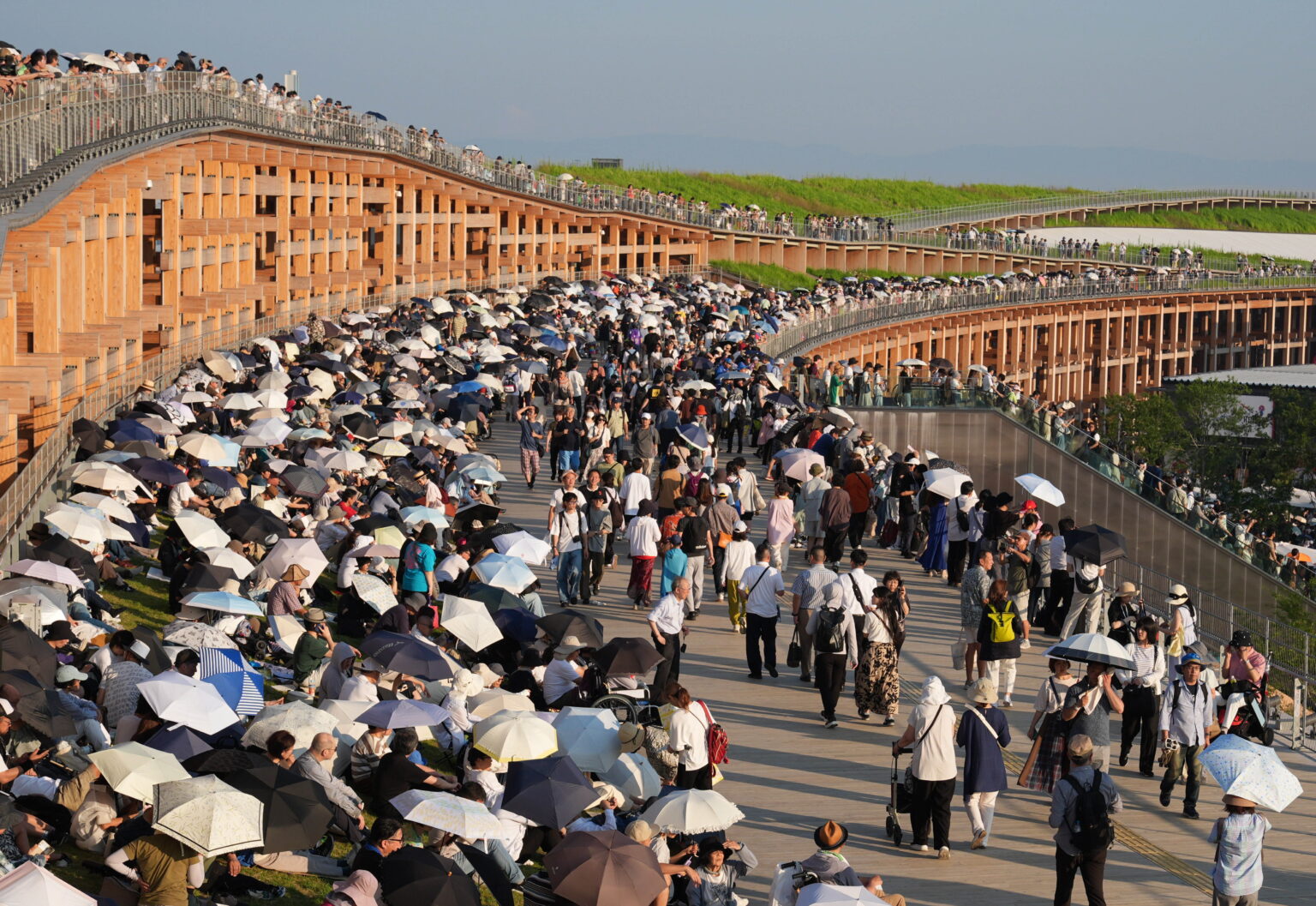 万博来場者数20万人突破、1日当たりの最多更新にSNSの反応は? – emogram[エモグラム]