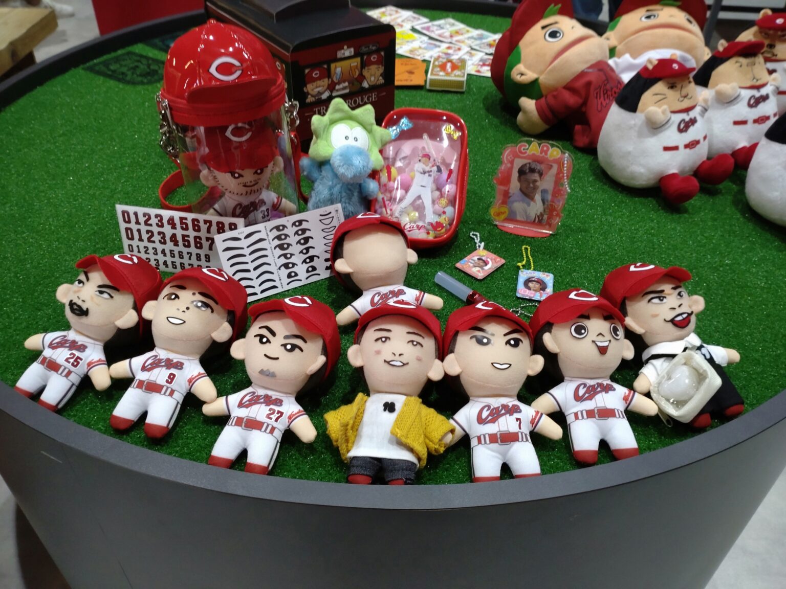 100均で買える「硬質カードケース」が推し活民に大人気 – emogram[エモグラム]