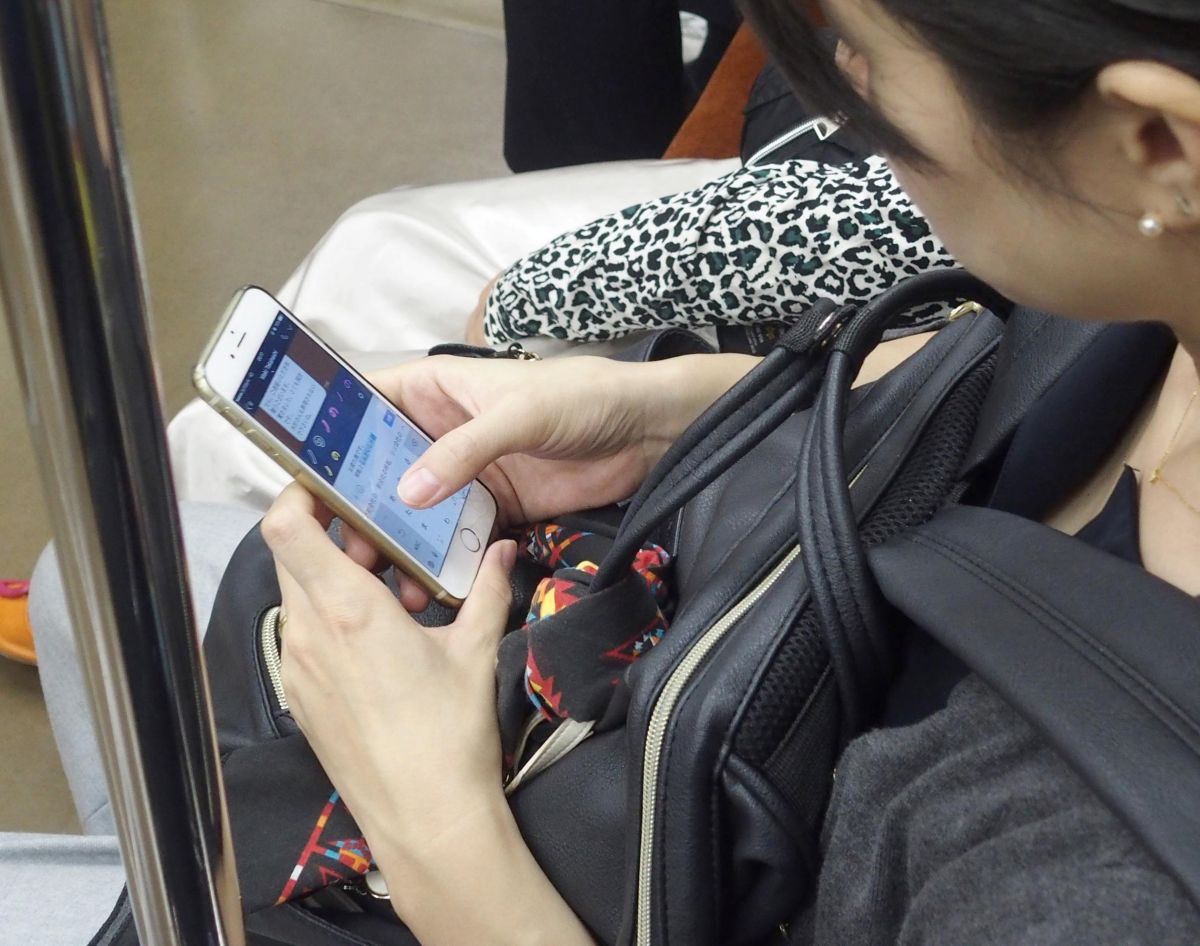 iOS26の新機能が人気! かわいくカスタマイズする方法を公開 – emogram[エモグラム]