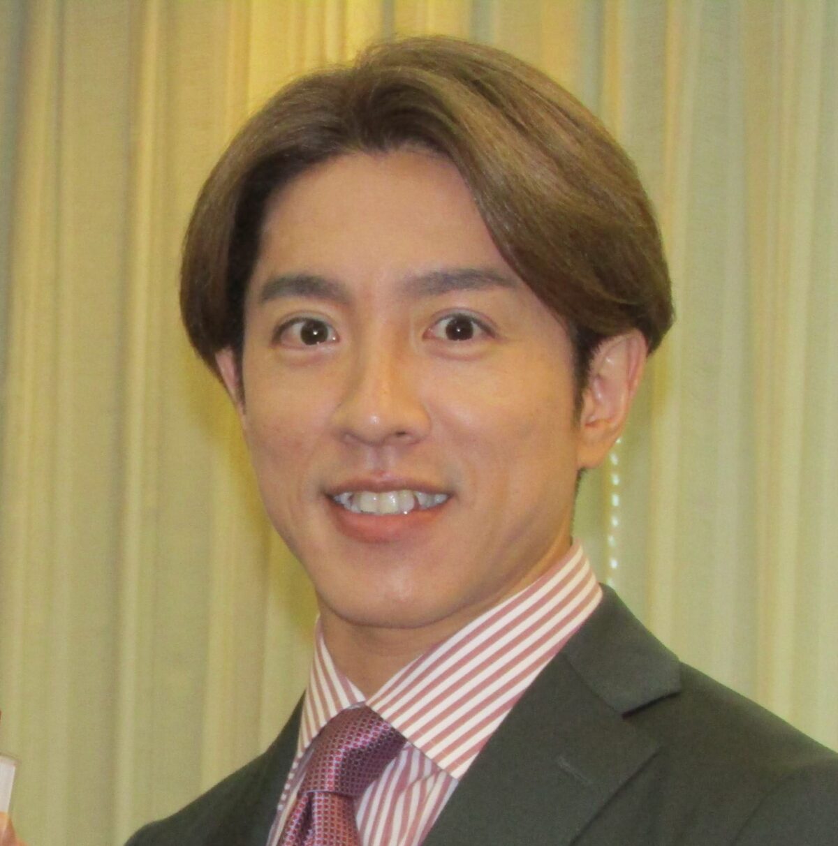 SUPER EIGHTの村上信五、結婚発表にSNS「仲間・ファンへの感謝を忘れない誠実さが何より美しい」 – emogram[エモグラム]