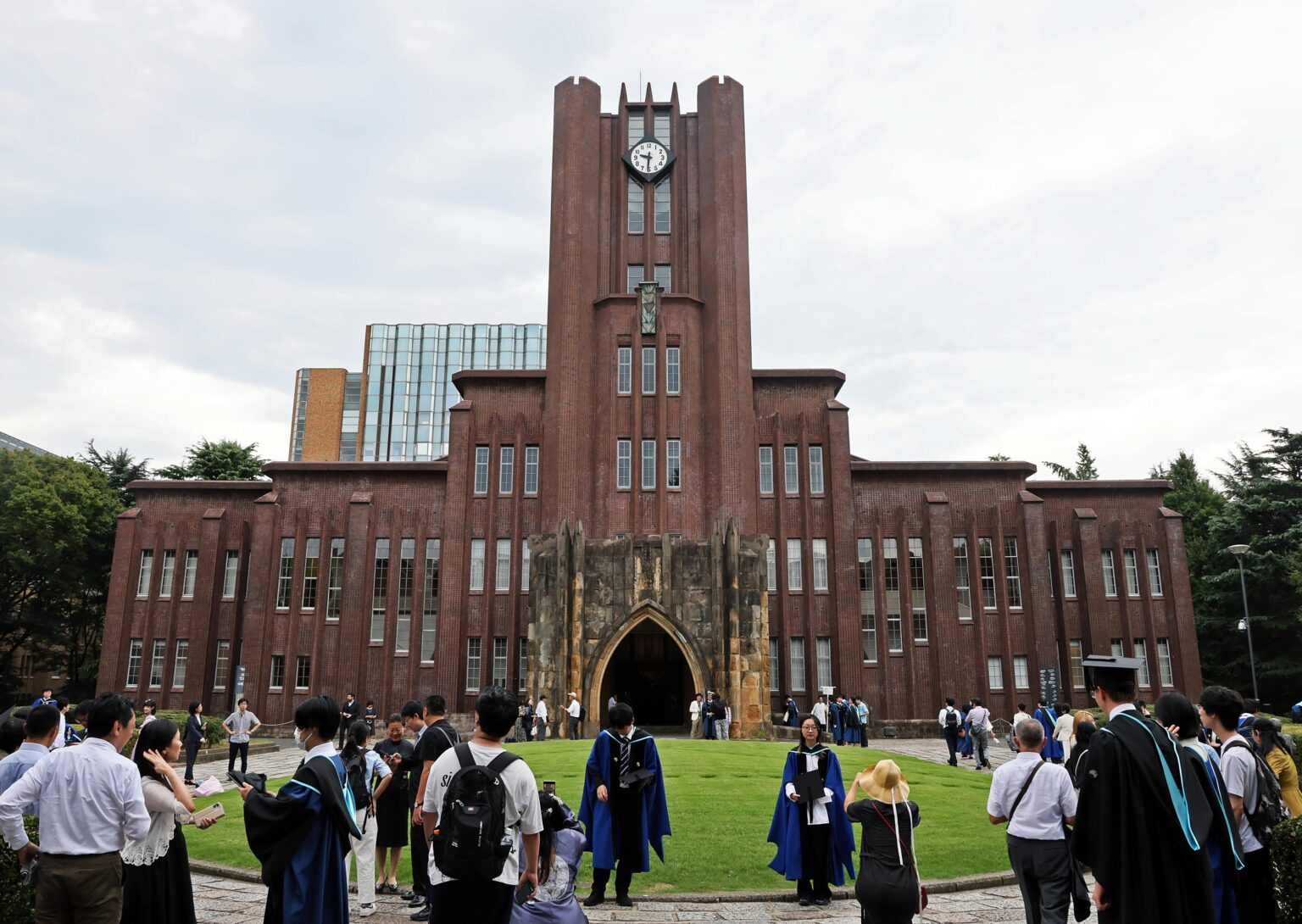 国立大学の授業料〝安い〟時代はもう終わり⁉ 10万円超の値上げに批判や懸念の声 背景に厳しい経営事情 – emogram[エモグラム]